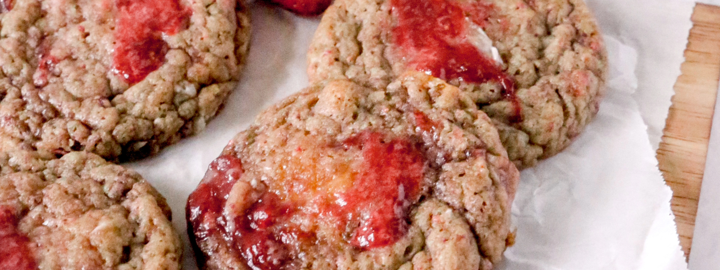 Strawberry Cheesecake Stuffed Cookies | Florida Crystals