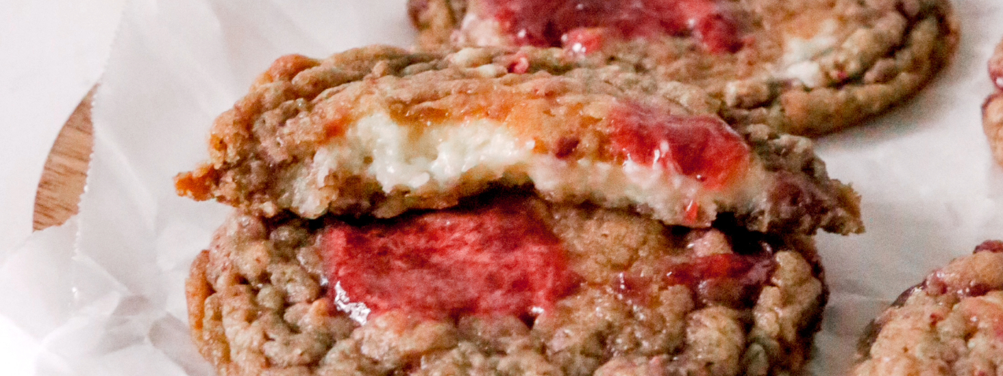 Strawberry Cheesecake Stuffed Cookies | Florida Crystals