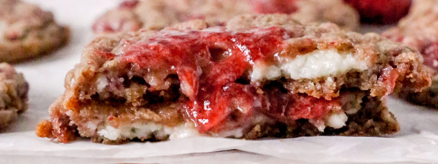 Strawberry Cheesecake Stuffed Cookies | Florida Crystals